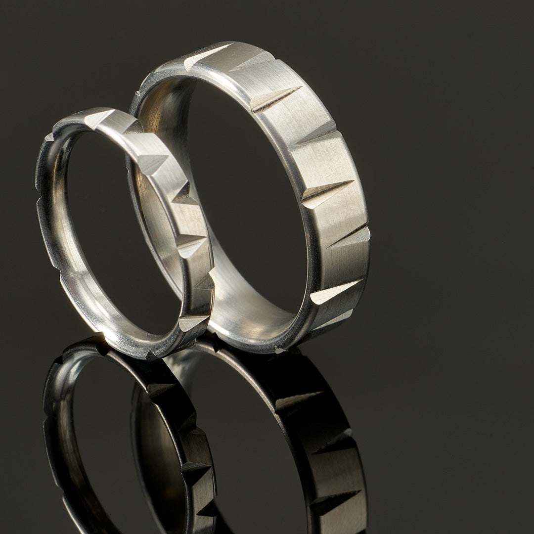 Titanium Blatonite partner rings from RICH.STIL - with engraving of ...